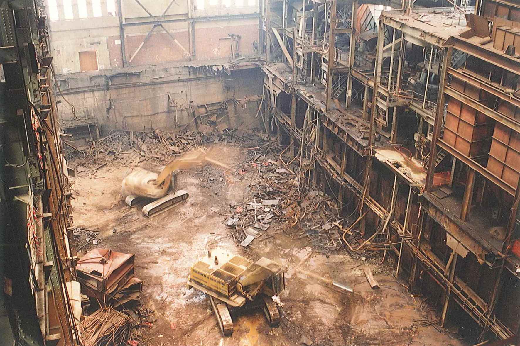 Bankside - Turbine Hall - 2 Excavators | Brown and Mason